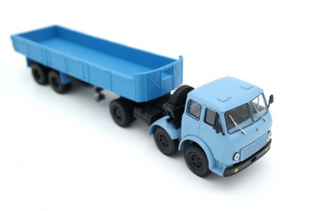 MAZ-520 with MAZ-5205 semi-trailer - Diecast Ukraine