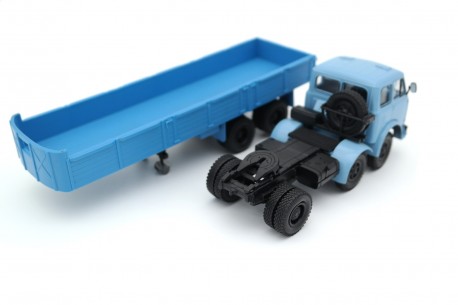 MAZ-520 with MAZ-5205 semi-trailer - Diecast Ukraine