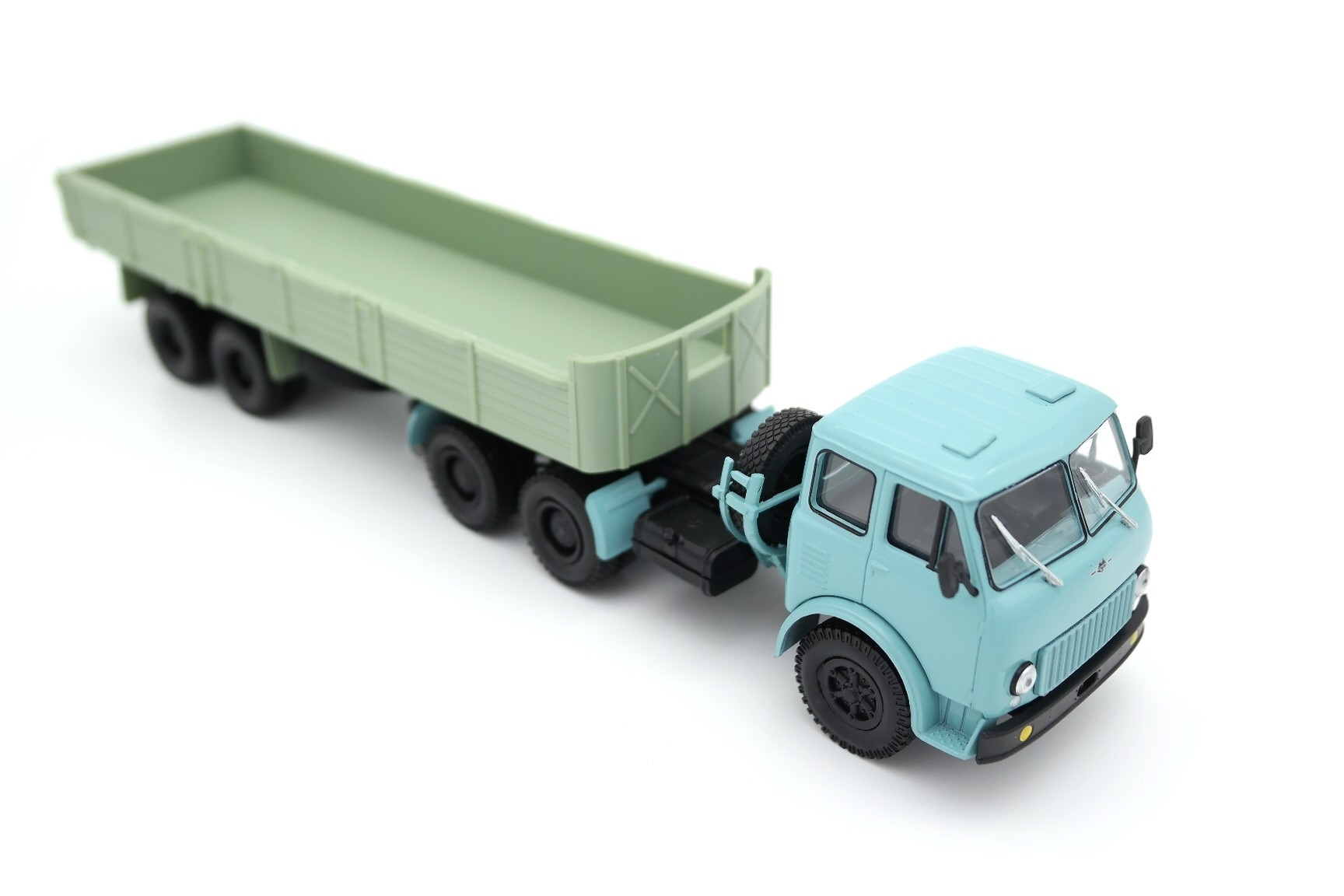 MAZ-515 with MAZ-5205 semi-trailer - Diecast Ukraine