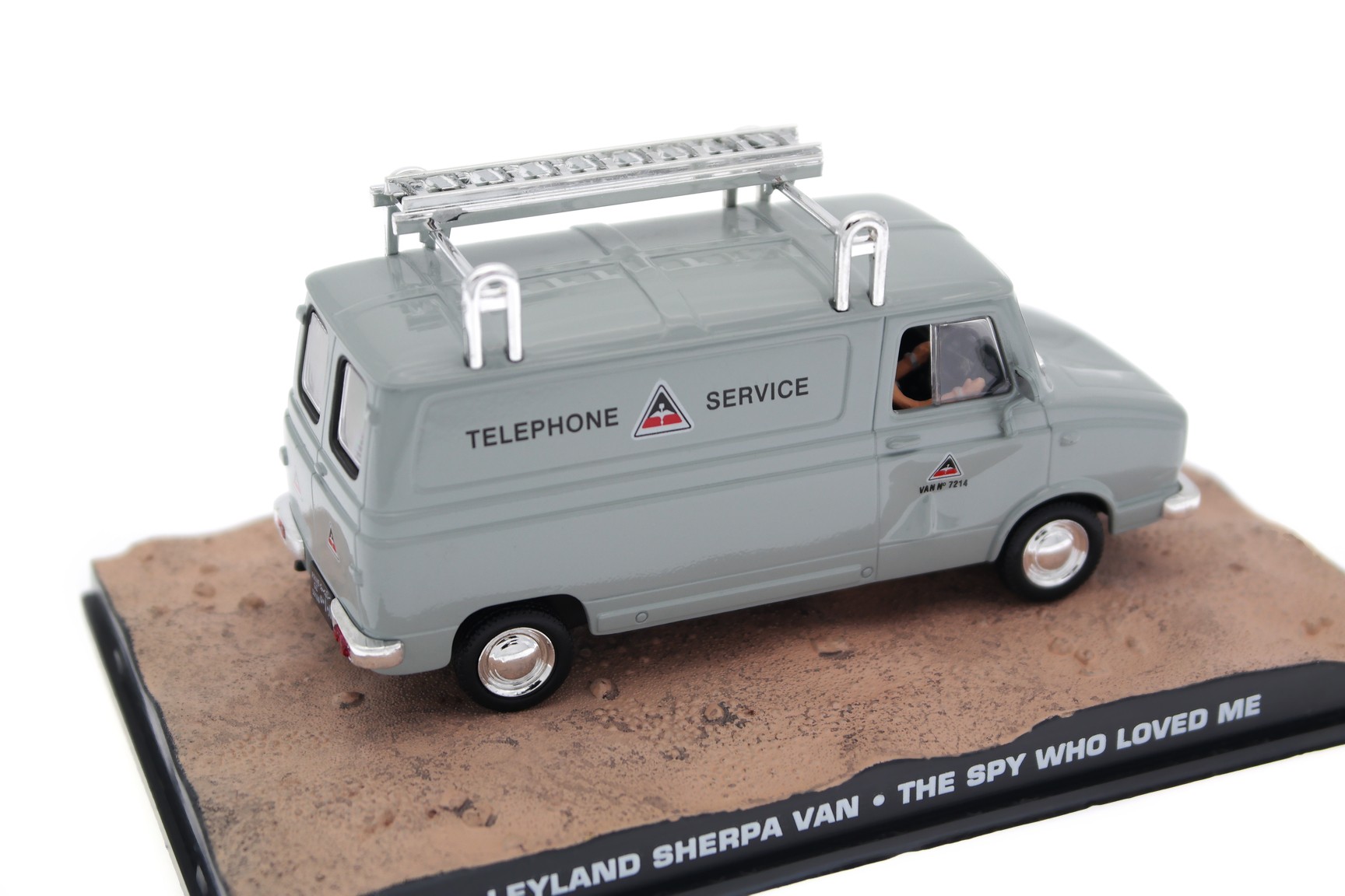 A collectible scale model Leyland Sherpa Van from Altaya
