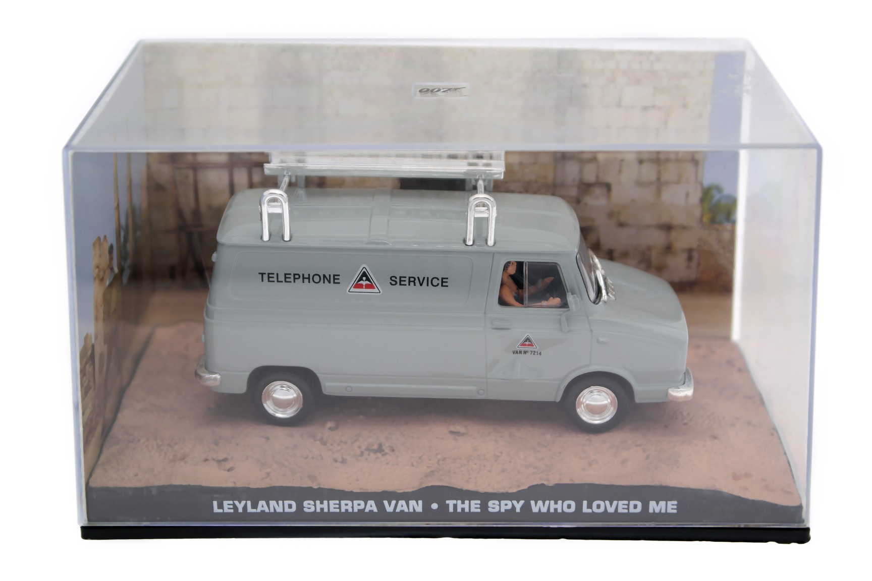 A collectible scale model Leyland Sherpa Van from Altaya